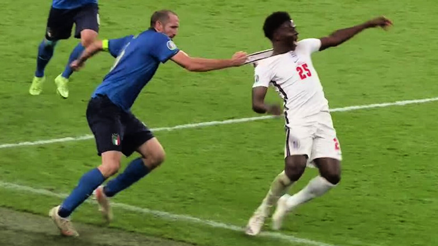 Watch: Giorgio Chiellini cripples Bukayo Saka with horse-collar tackle ...
