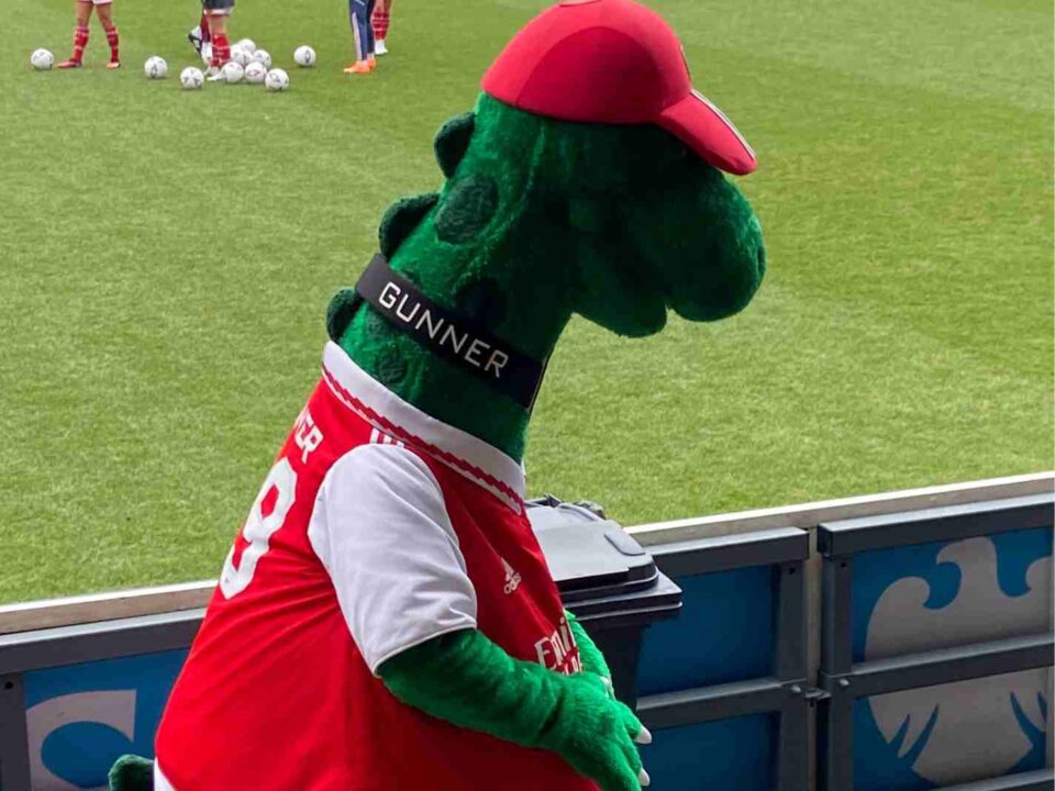 Can You Spot Gunnersaurus In New Arsenal Mural Outside The Emirates ...