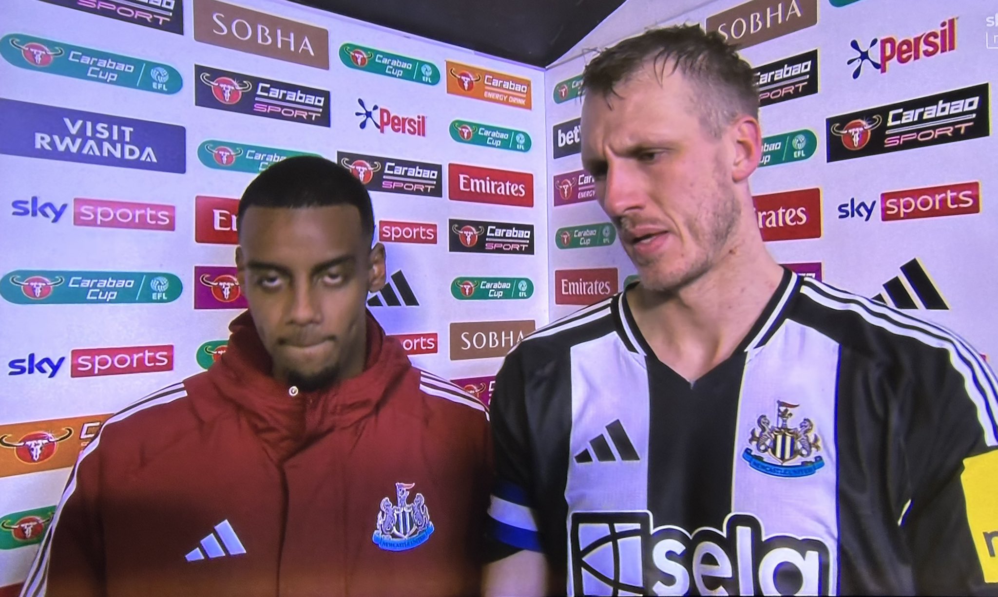 How Tall is Alexander Isak? Comparison Photos of His Height with Other ...