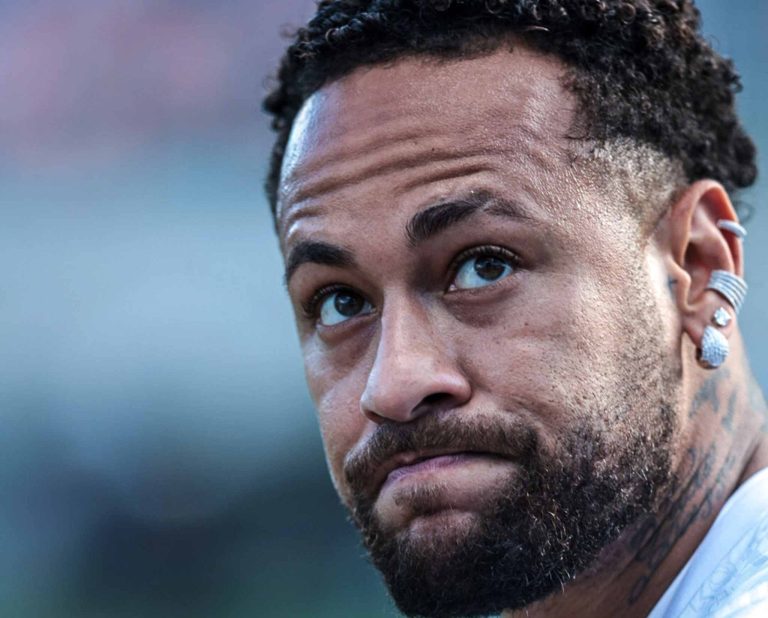 Neymar Brings Back Controversial Move FIFA Once Banned – Thick Accent